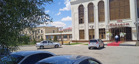 Сотувда Кармана тумани (Тош-Бухор) катта трасса ёкасида 