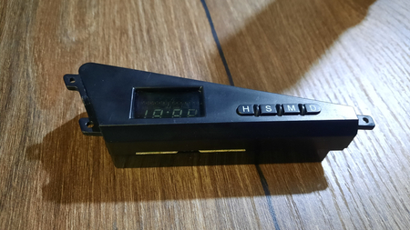 Продам часы для Нексия 2