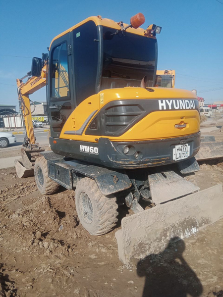 Hyundai mini 2018 yil juda kam ishlagan ekskavator sotiladi