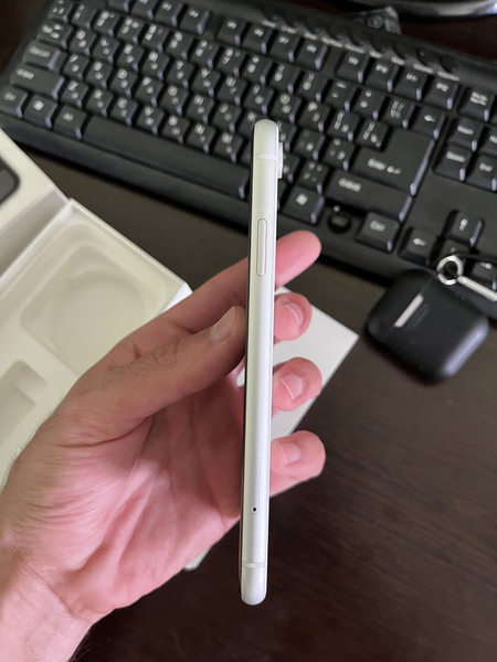 Продам айфон Xr iPHONE
