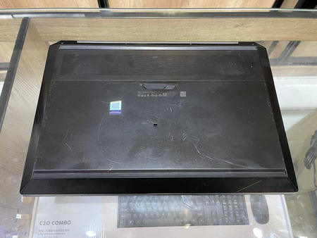 HP ZBook 15 Intel Core i7-8850H озу12гб 256ssd Nvidio Quadro P2000