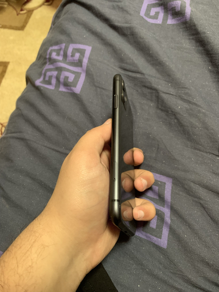 iPhone 11  64 GB