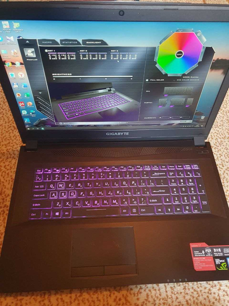 GIGABYTE SABRE 17.3 CORE i7-8750H 6/12