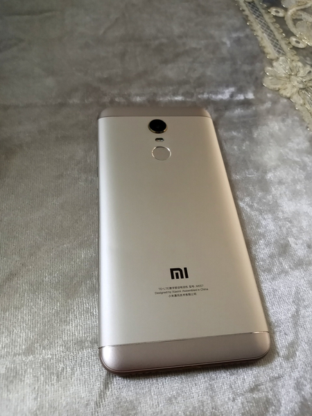 Redmi 5 plus gold