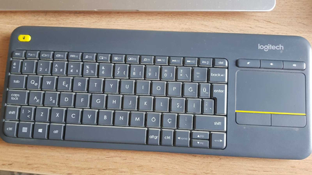 клавиатура Logitech K400+