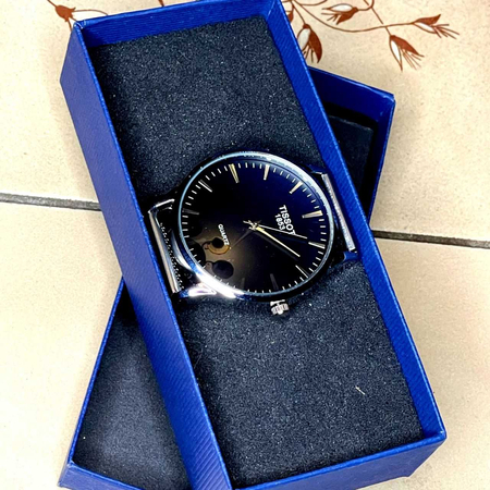 Soat TISSOT yangi