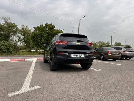 Tracker 2 premier sotiladi