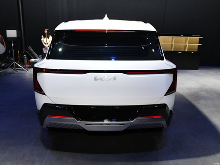 Gonzo Motors - KIA EV5