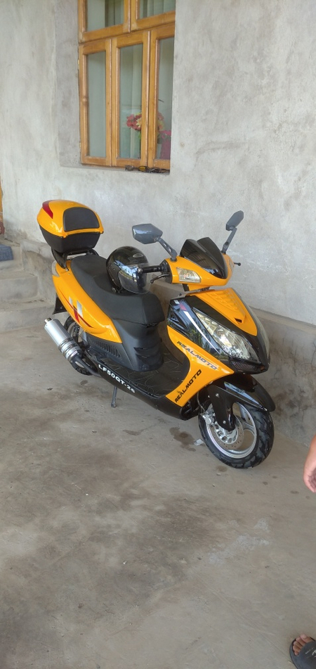 Skuter RealMoto sotiladi