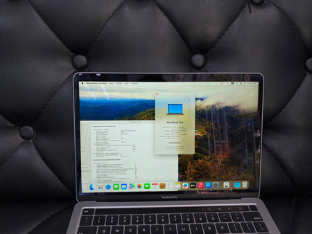 Apple MacBook Pro  2017 года в хорошем состоянии