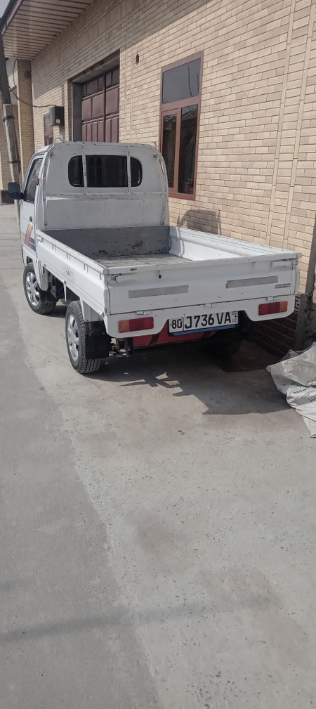 Damas labo sotiladi