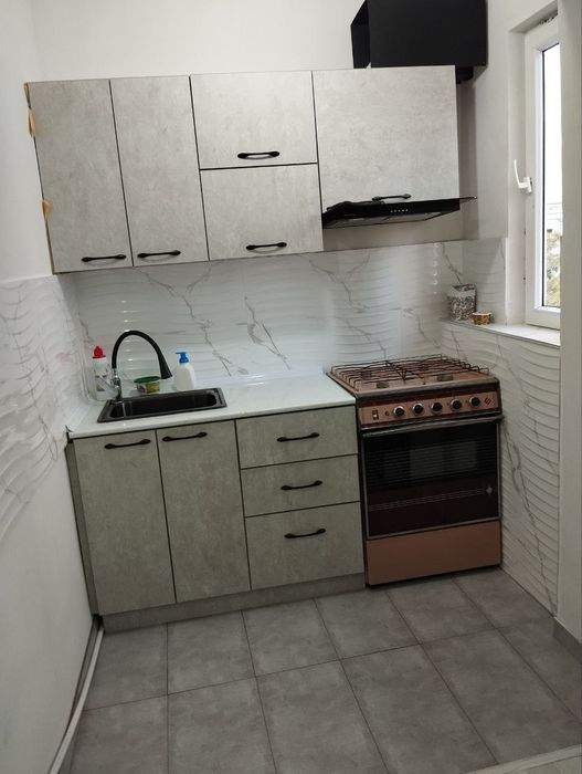Аренда; Мирзо Улугбекский р-он Дархан 3/4/4  75м²  кирпич  77 серия.