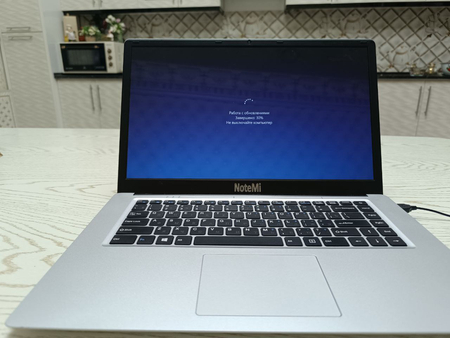 Ноутбук NoteMi в хорошем состоянии