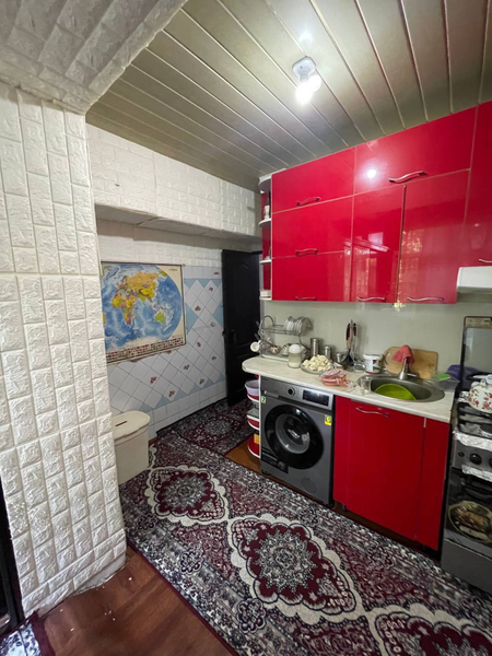 Продам Чиланзар 8 2-4-4 балкон 2х6