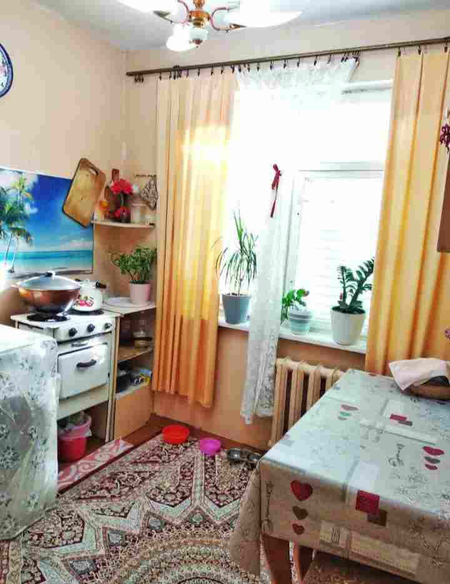 На Е квартале Чиланзарского района продается квартира. 3/6/9