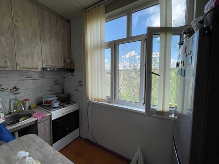 Продаётся квартиры  3/4/4 на Мирабадском районе Куйлюк-1 (J2337)