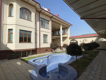 Аренда участка, перекресток Узгариш, можно под офис ( н572 )