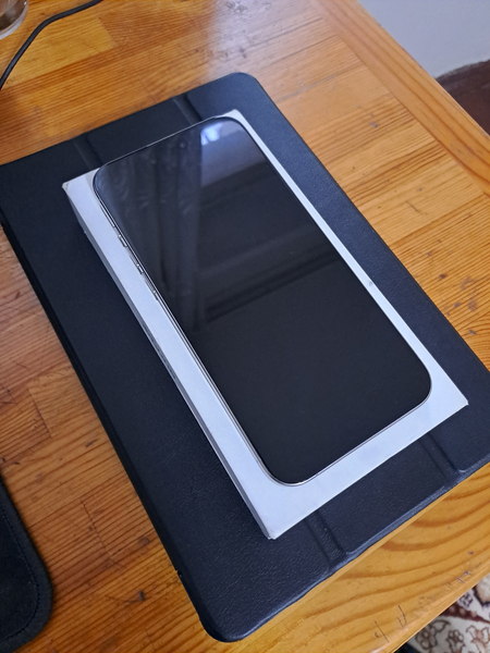 Продаю iphone 15pro max dual sim 256