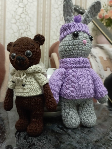 Игрушки мишка и заяц