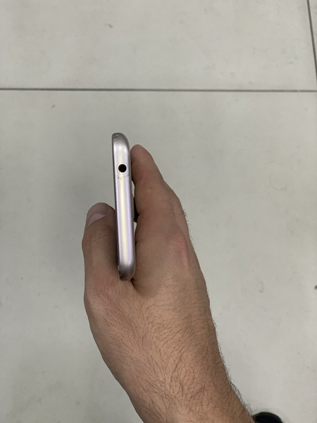 Телефон  Samsung J2