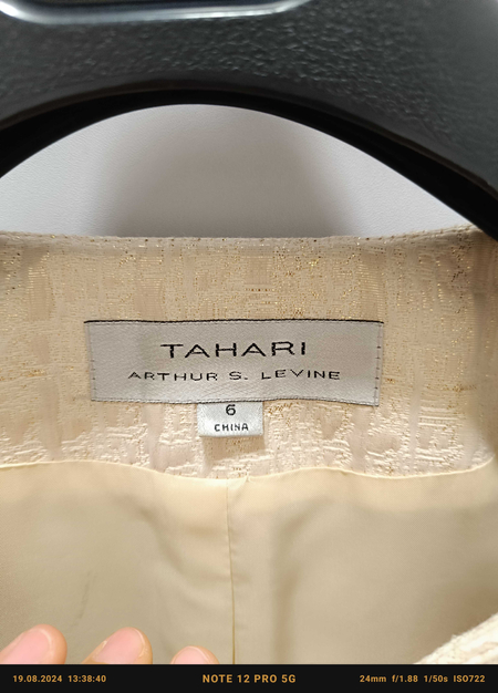 Костюм американского бренда Tahari