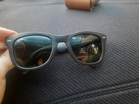 Продаются очки Ray Ban