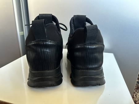 Кроссовки на 39-40 размер