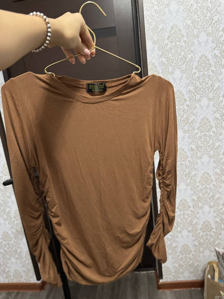 Кофточки с длинными рукавами,  по очень низкой цене 55.000