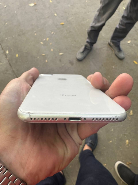 Iphone 8+sotiladi 64gb