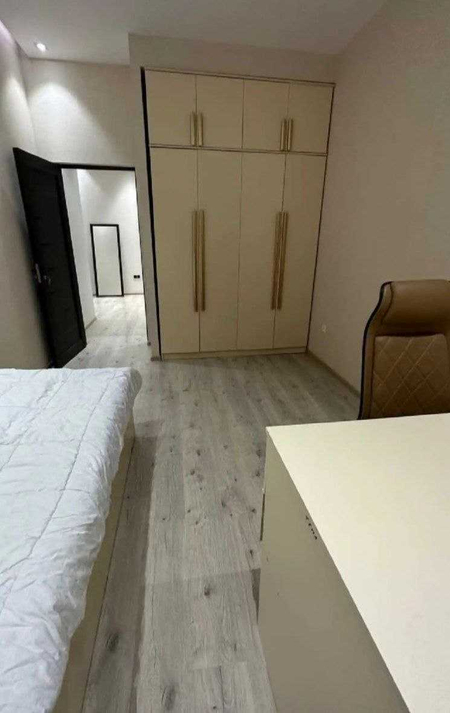 Айбек • Госпитальный • 3-комн • 80 м² • этаж 5/9 • [КР:048]
