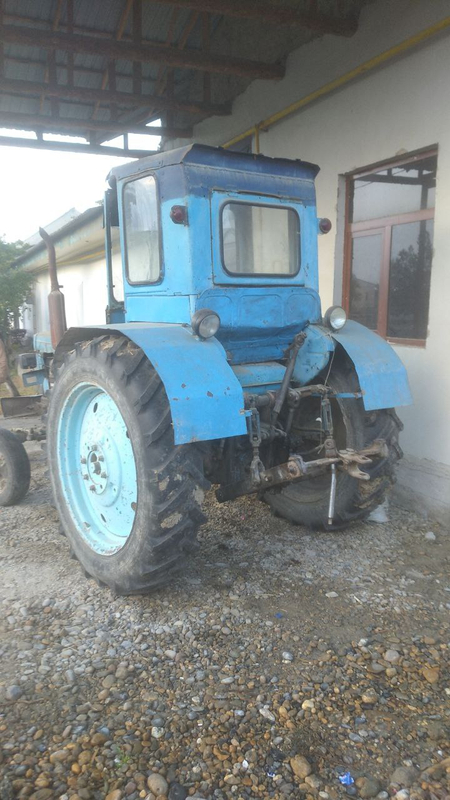 T28 traktori sotiladi