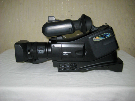 Видеокамера Panasonic MD10000 3CCD состояния вид отлично но нерабочий!