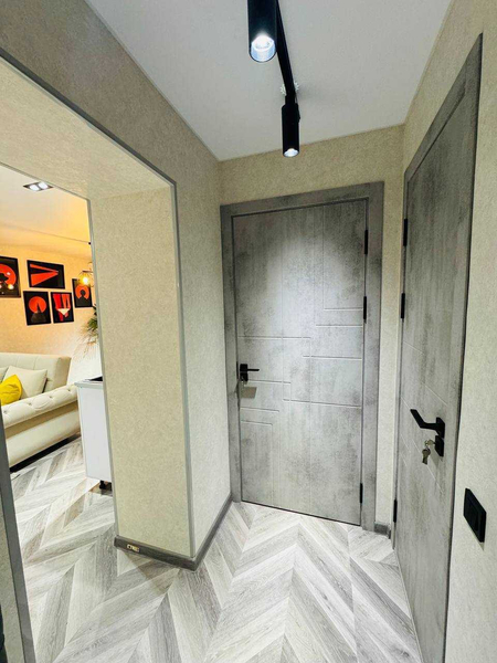 V4429  2/3/4 улице Афросиаб Ор.р: метро Космонавтов 30м2 евро ремонт