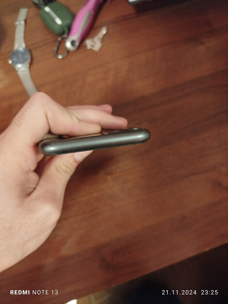 Iphone 11 hech qati alishmagan karopka dakement bor