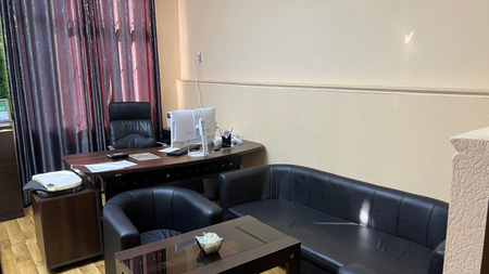 Sobir Rahimov, Abu Saxiy tamojnya ofis-sklad SOTILADI