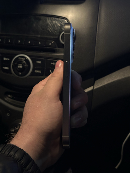 Iphone 15pro 128 natural titan
