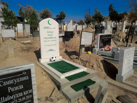 Памятники из белого мрамора