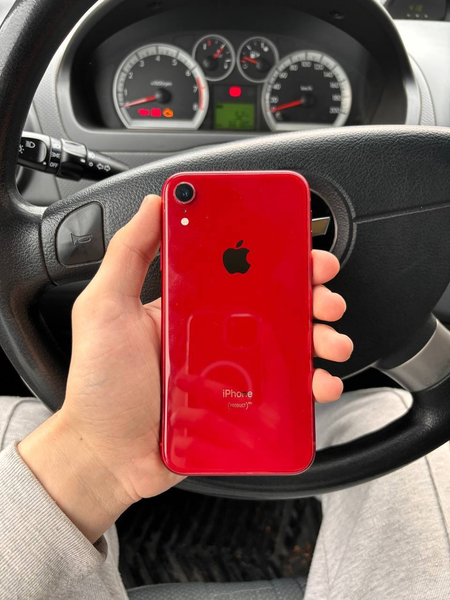 iPhone  xr  64гб