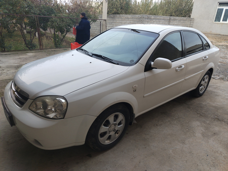 Lasetti 1.8 сотилади холати яхши