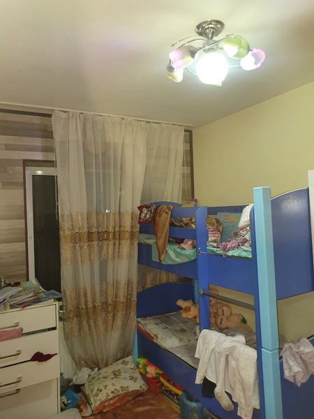 Sharkq1 da,4qavatlik g\\\'ishtli uyning 2qavatida, 80kvm,tamirlangan 3hon