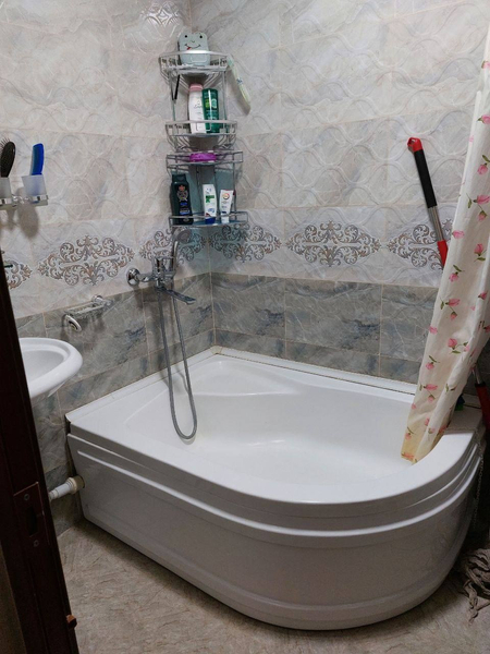 В срочном порядке продается 2 комнатная квартира на Мархабо !