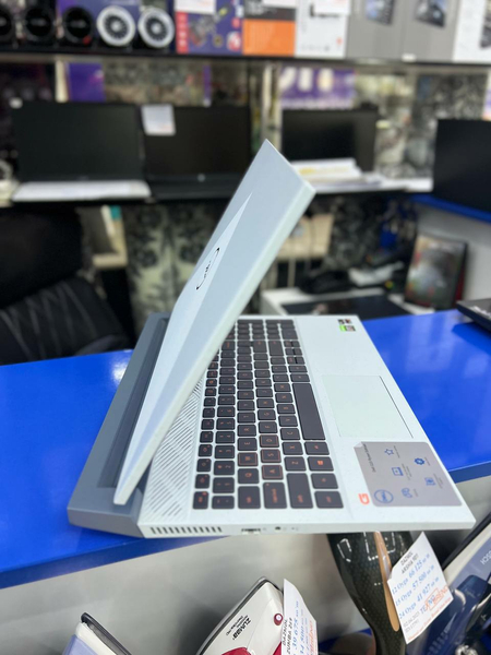 Dell igravoy noutbuk
