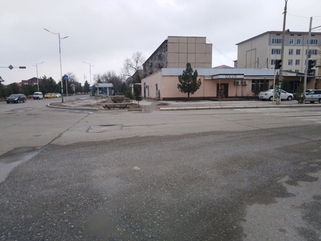 Ижарага берилади ёки сотилади.