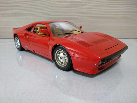 Моделька BBURAGO 1/18, FERRARI GTO 1984.