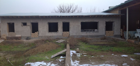 Uy sotiladi 12 sotih asosiy hona 5ta vreminka 3ta hona 35000