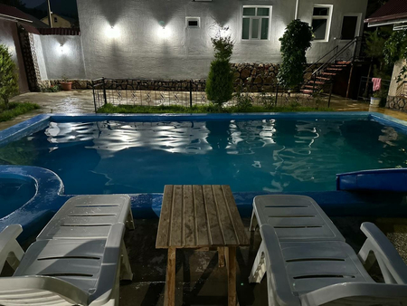 Dacha bochka charvak