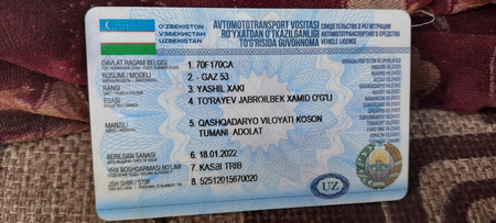 Mashina gaz 53 sotiladi