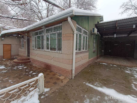 Буюк ипак йули Луначарский дом с участком 3.5 соток
