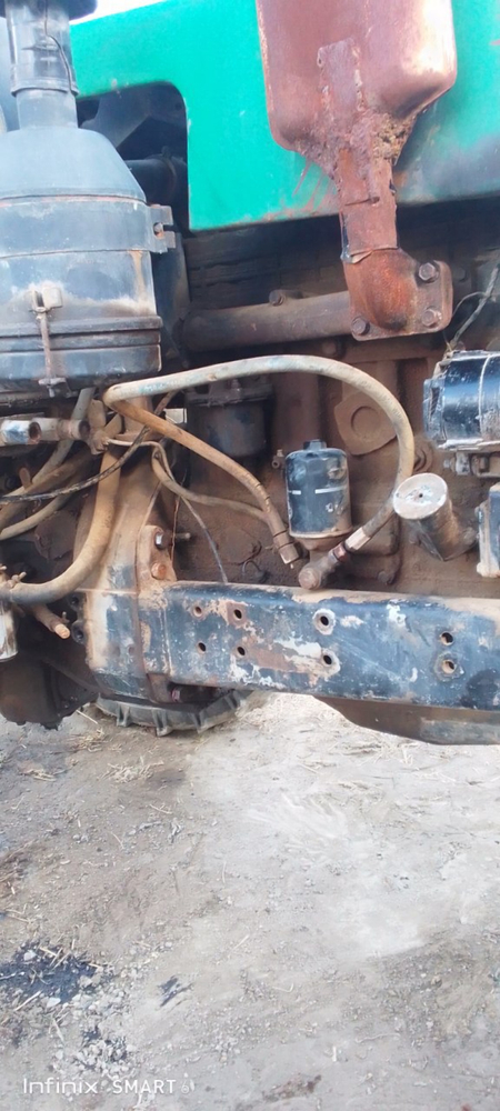 Traktor sotiladi