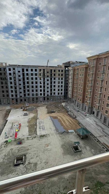 Уч Хонали Зур Жойда Коробка Квартира Сотилади!!